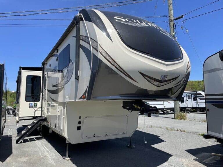 Fifth Wheel trailers - Bluenose RV Centre