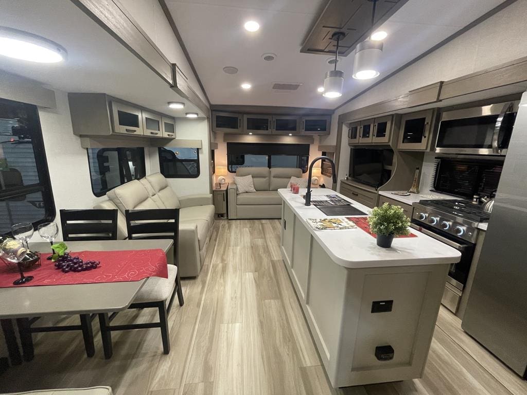 2025 REFLECTION 367BHS | Bluenose RV - RVC Navigator