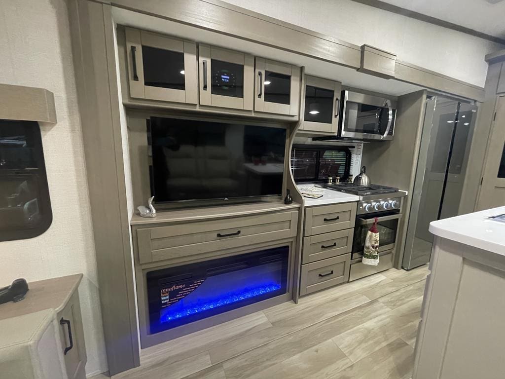 2025 REFLECTION 367BHS | Bluenose RV - RVC Navigator